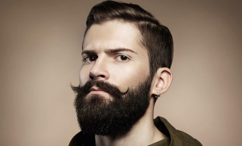 Todo sobre el bigote, estilo que vuelve a estar de moda octubre 2025