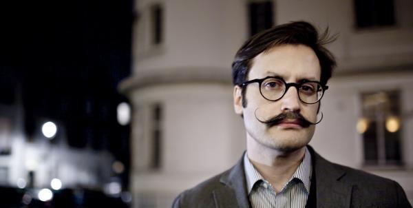 Todo sobre el bigote, estilo que vuelve a estar de moda octubre 2025