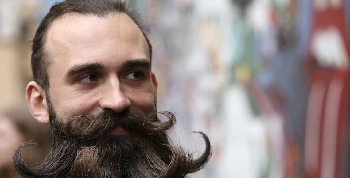 Todo sobre el bigote, estilo que vuelve a estar de moda diciembre 2025